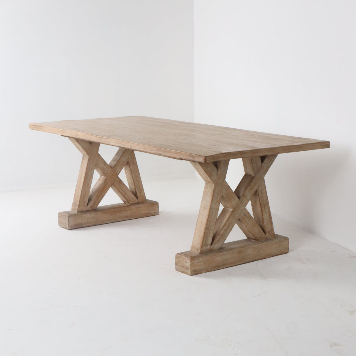 FURNITURE – English Traditions