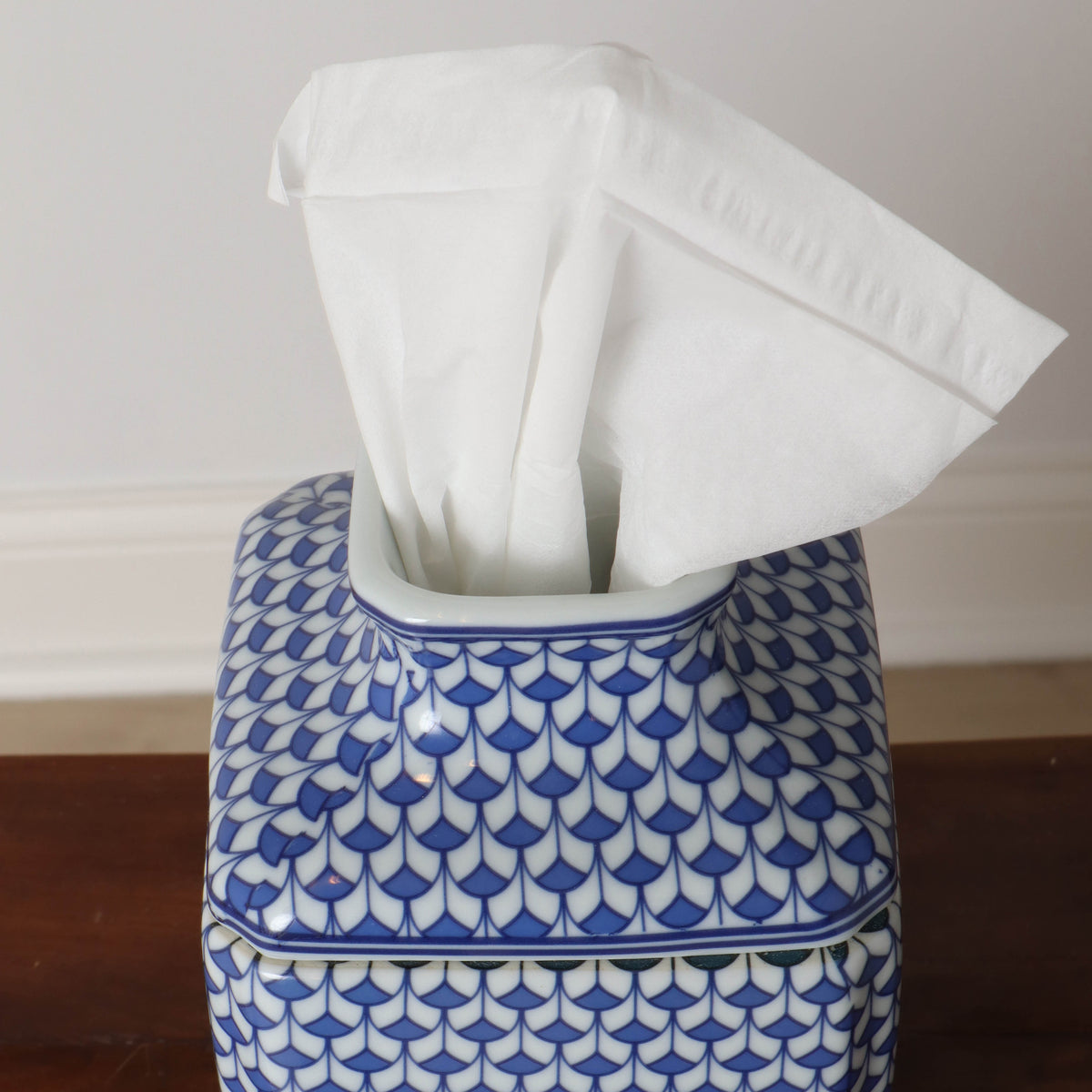 Blue & White Scalloped Tissue Box Holder – English Traditions